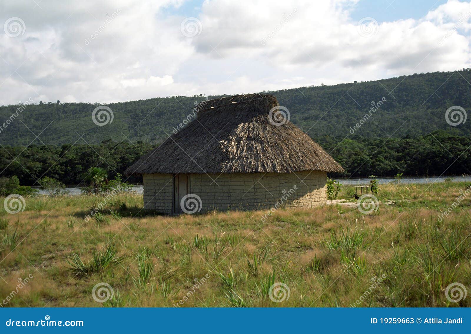 Het Indische Huis Van Pemon, Canaima N.P., Venezuela Stock Afbeelding ...