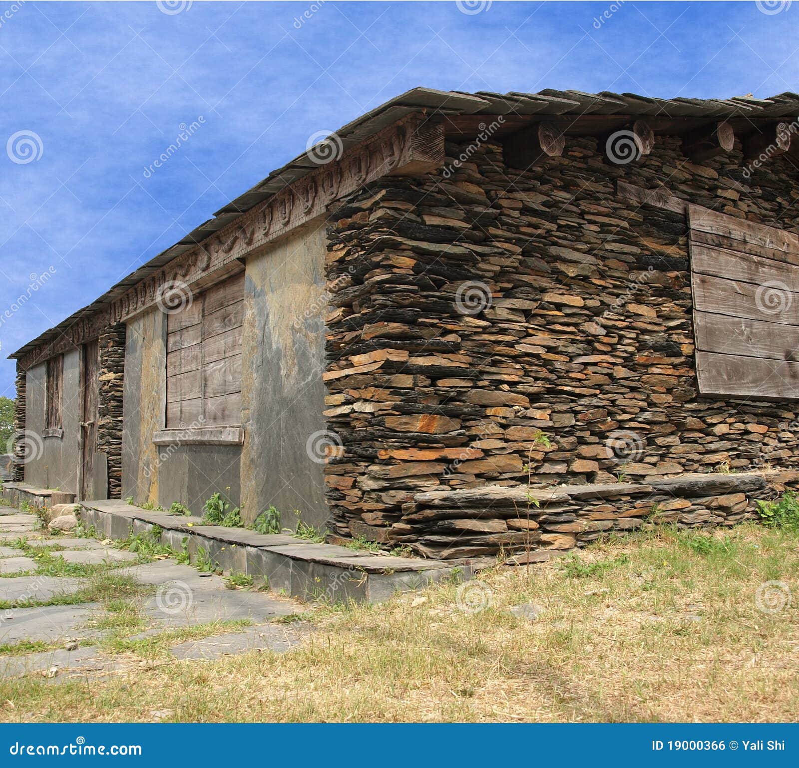 Het Inheemse Huis Van De Steen Stock Foto - Image of inheems, woning ...