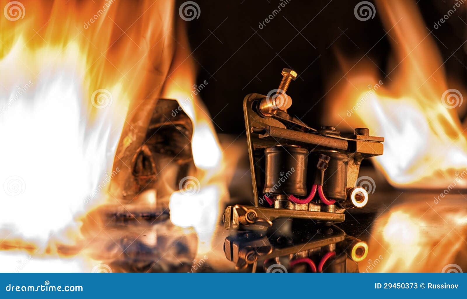 Het Kanon Van De Tatoegering Van Brand Stock Afbeelding - Image of ...