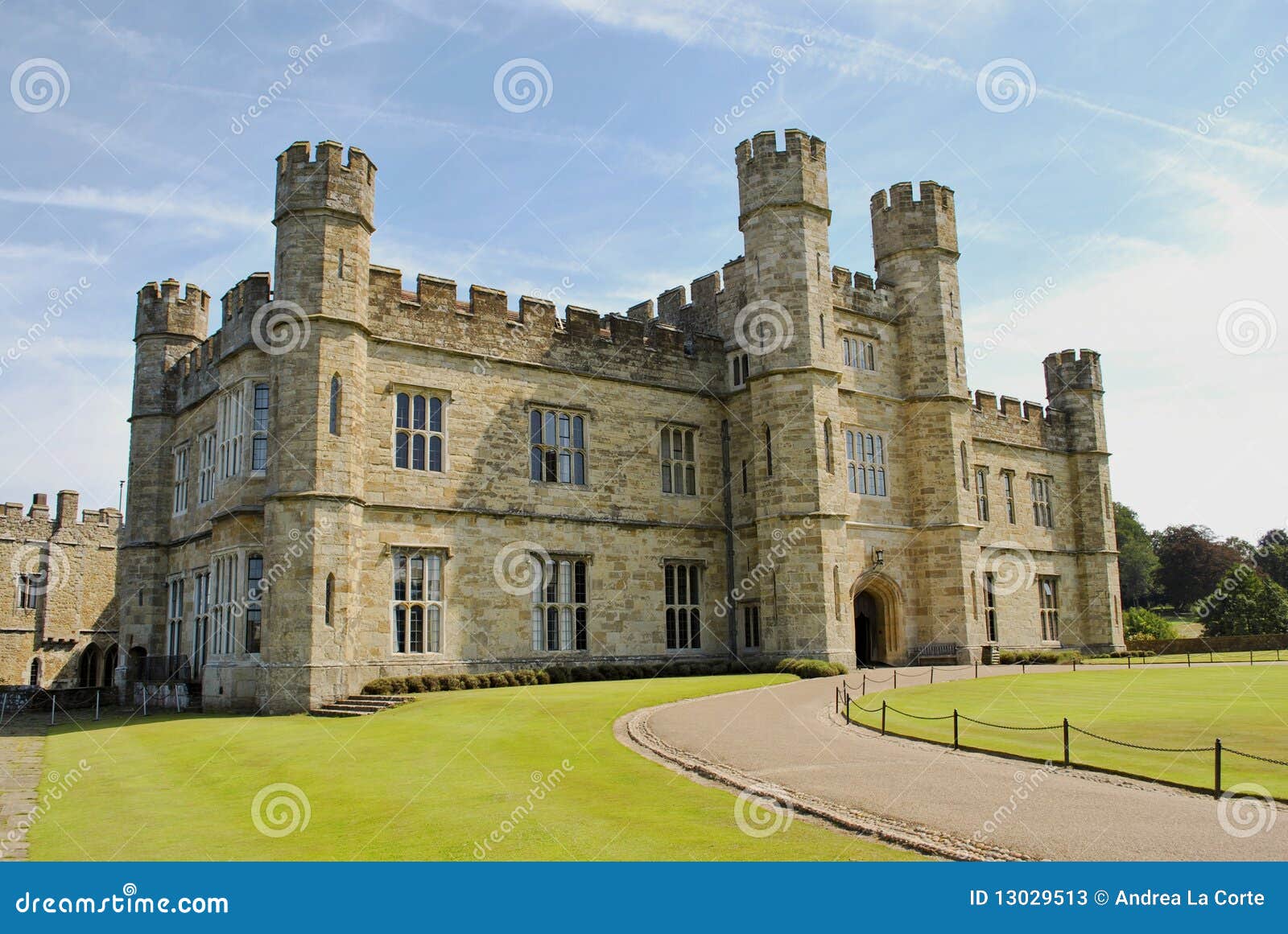 Het Kasteel Van Leeds, Kent, Engeland Stock Afbeelding - Image of beek ...