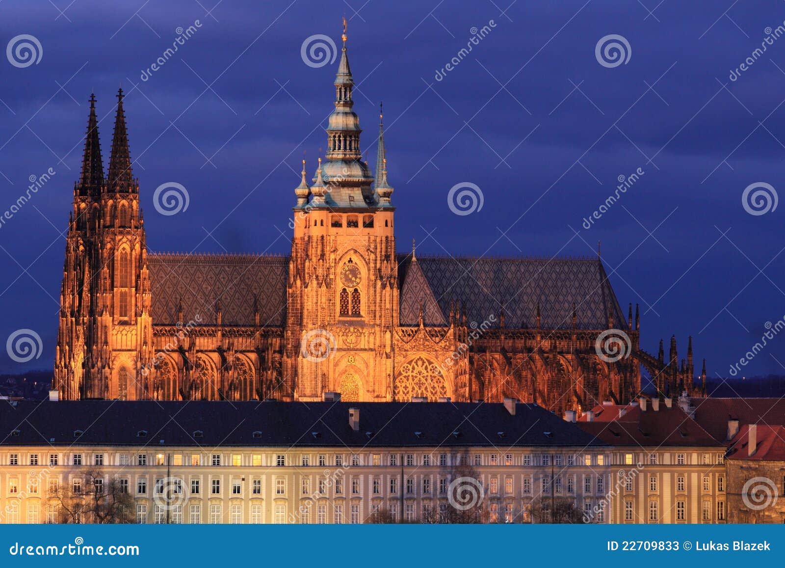 Het kasteel van Praag stock afbeelding. Image of tsjechisch - 22709833