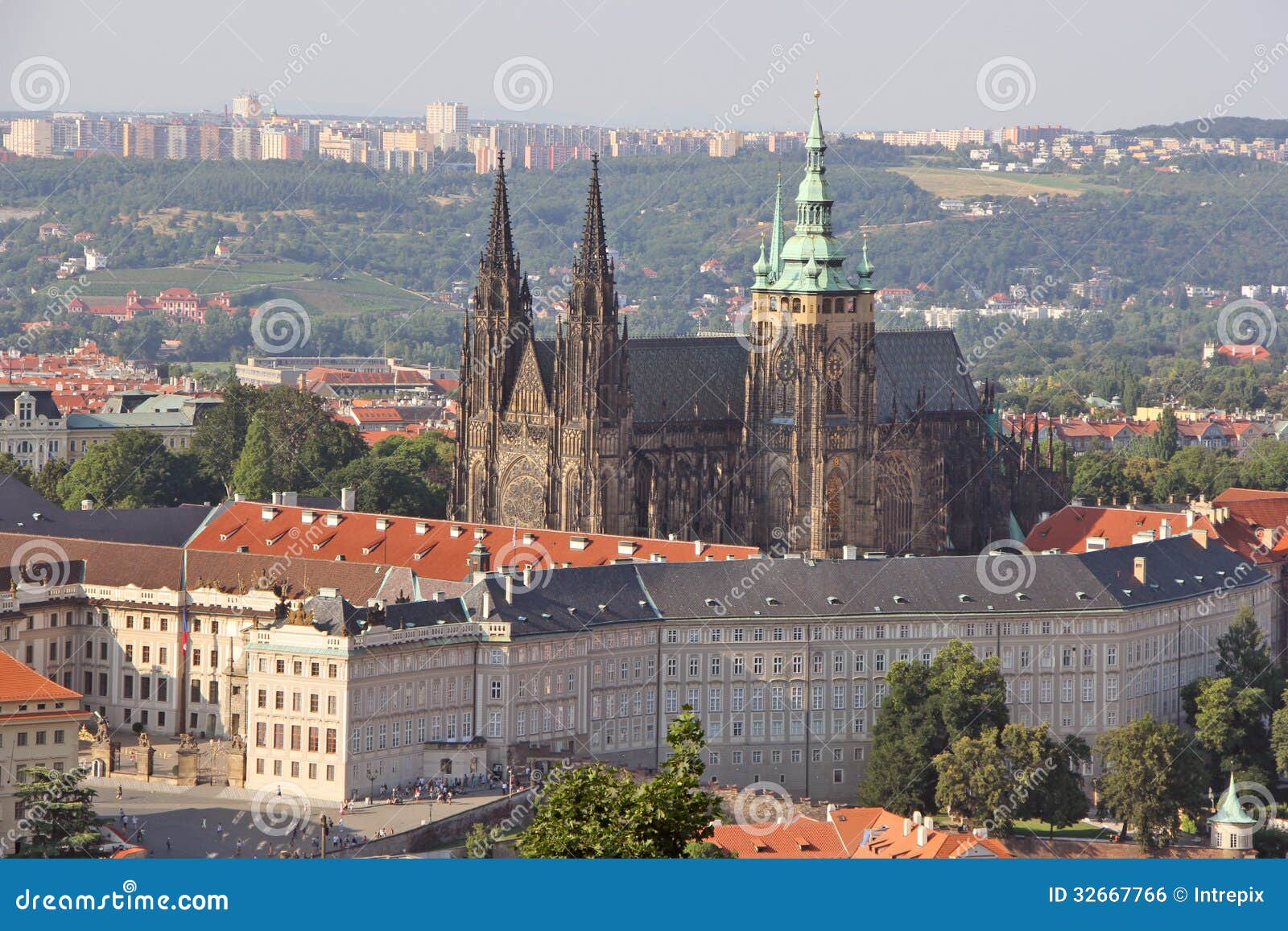 Het Kasteel van Praag stock foto. Image of heuvel, bohemen - 32667766