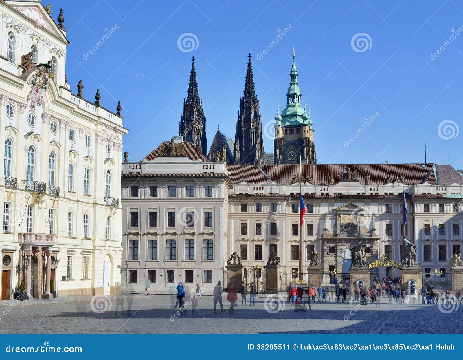Het kasteel van Praag redactionele foto. Image of kerk - 38205511