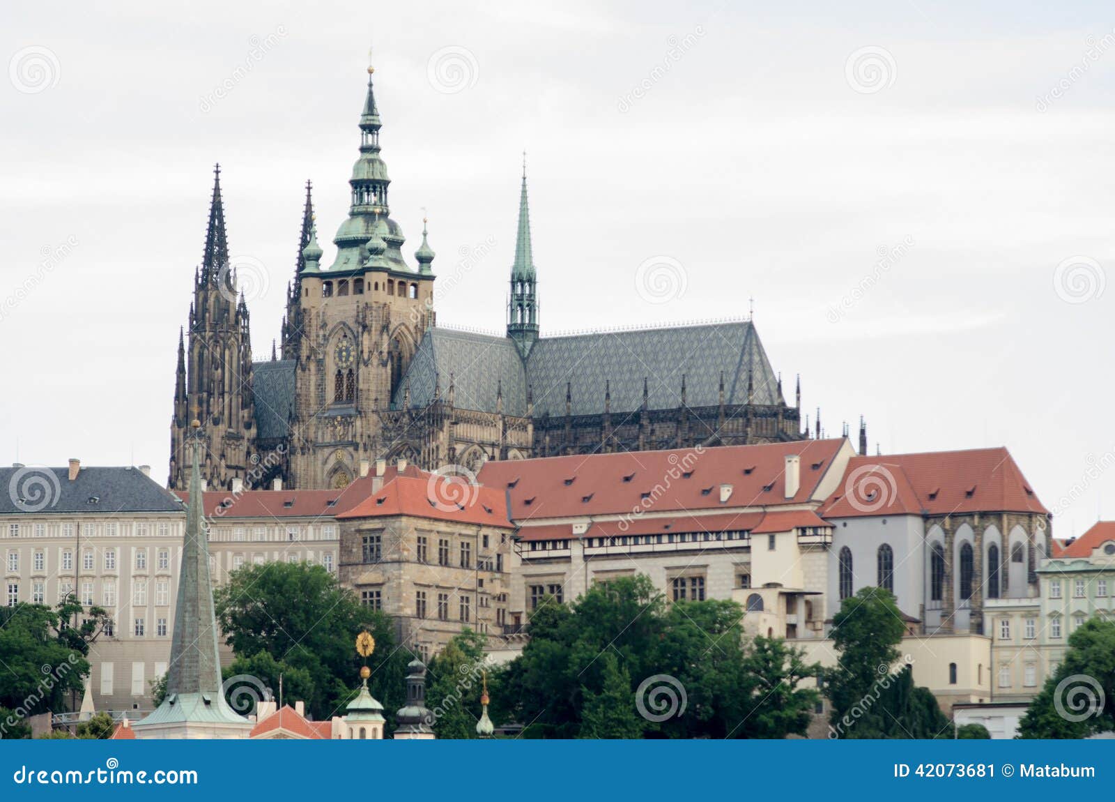 Het Kasteel van Praag stock afbeelding. Image of toerist - 42073681