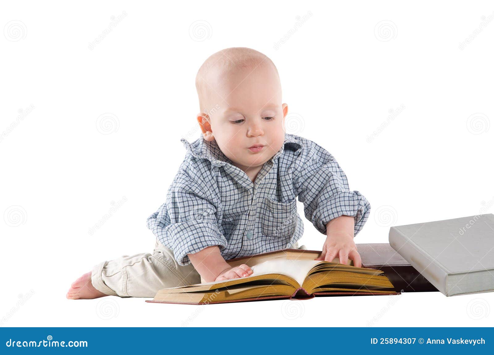 Het Kind Van De Jongen Leest Boeken Stock Afbeelding - Image of kind ...