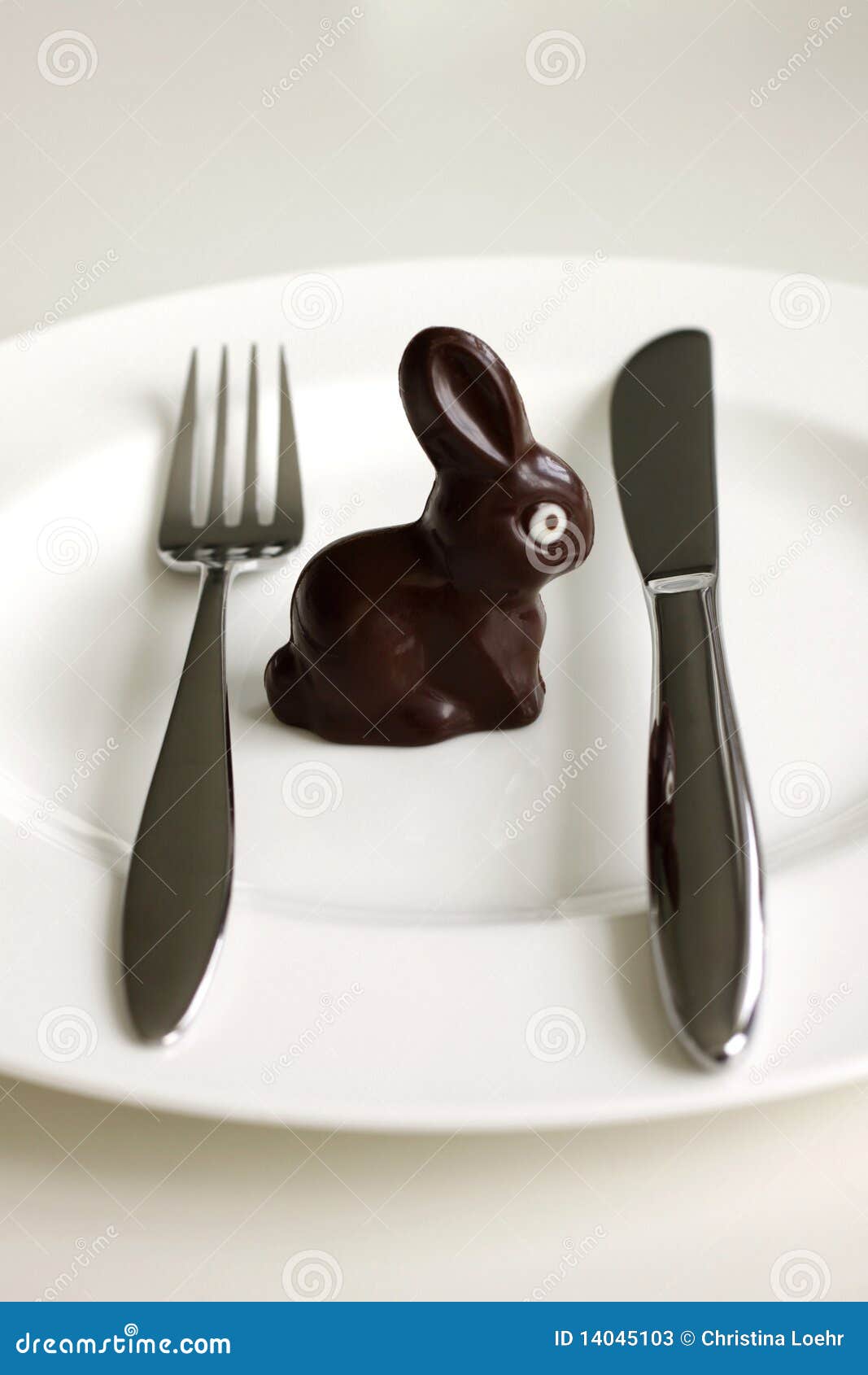 Het Konijn Van De Chocolade Op Plaat Stock Afbeelding - Image of ...