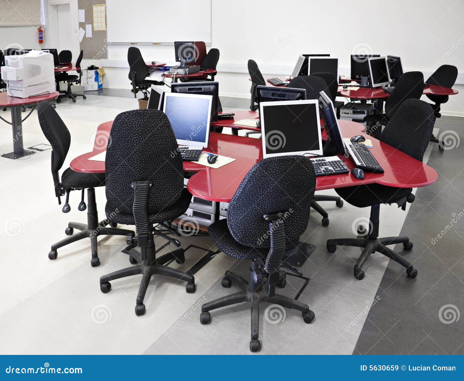 Het Laboratorium Van De Computer Stock Afbeelding - Image of vertoning ...