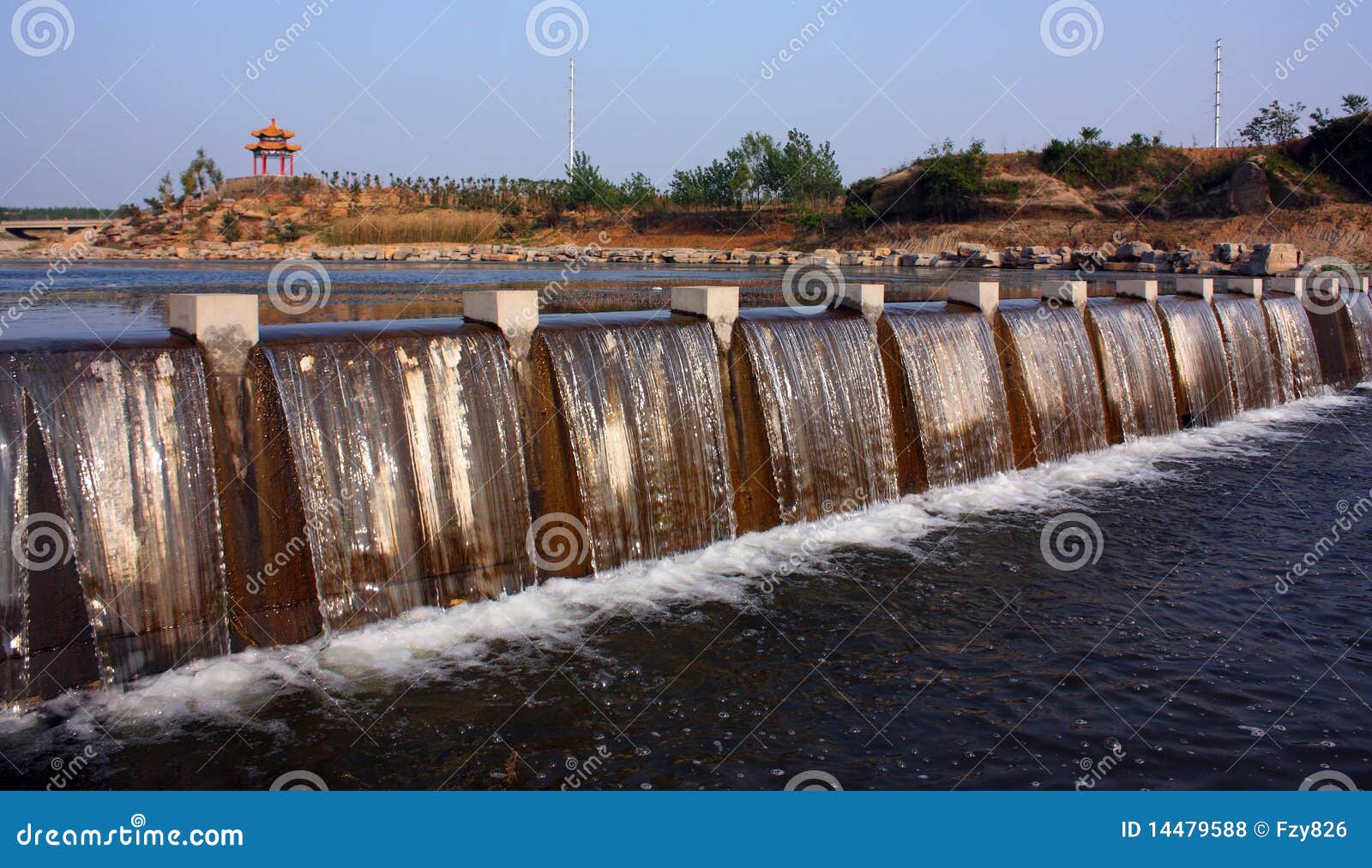 Het landschap van dammen stock foto. Image of vallen - 14479588