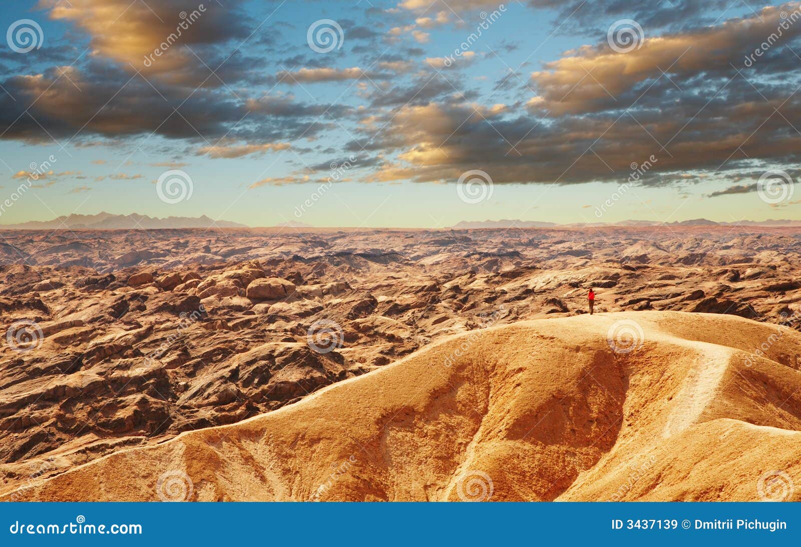 Het Landschap Van De Maan in Woestijn Namib Stock Afbeelding - Image of ...