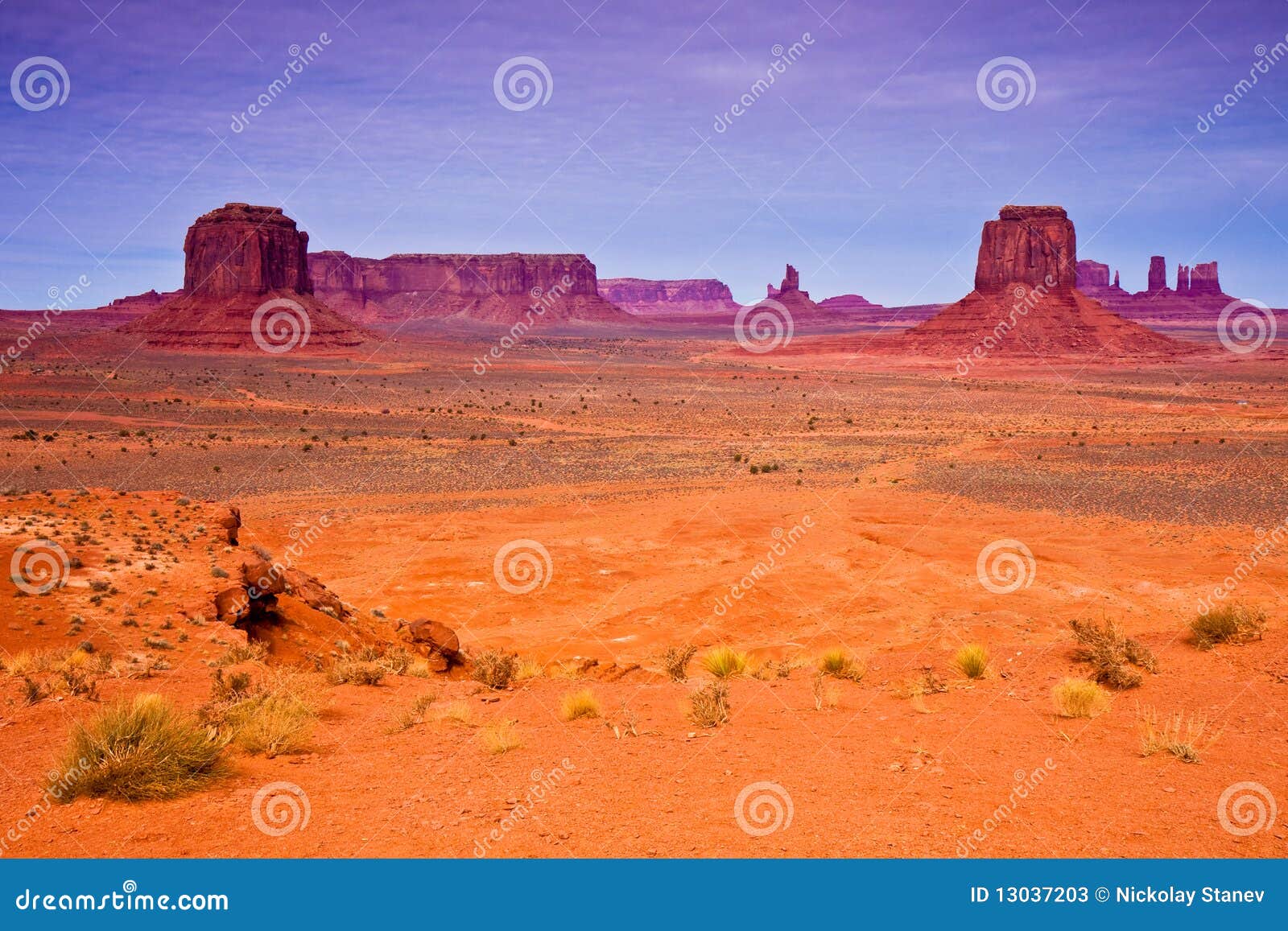 Het Landschap Van De Woestijn Van De Vallei Van Het Monument Stock ...