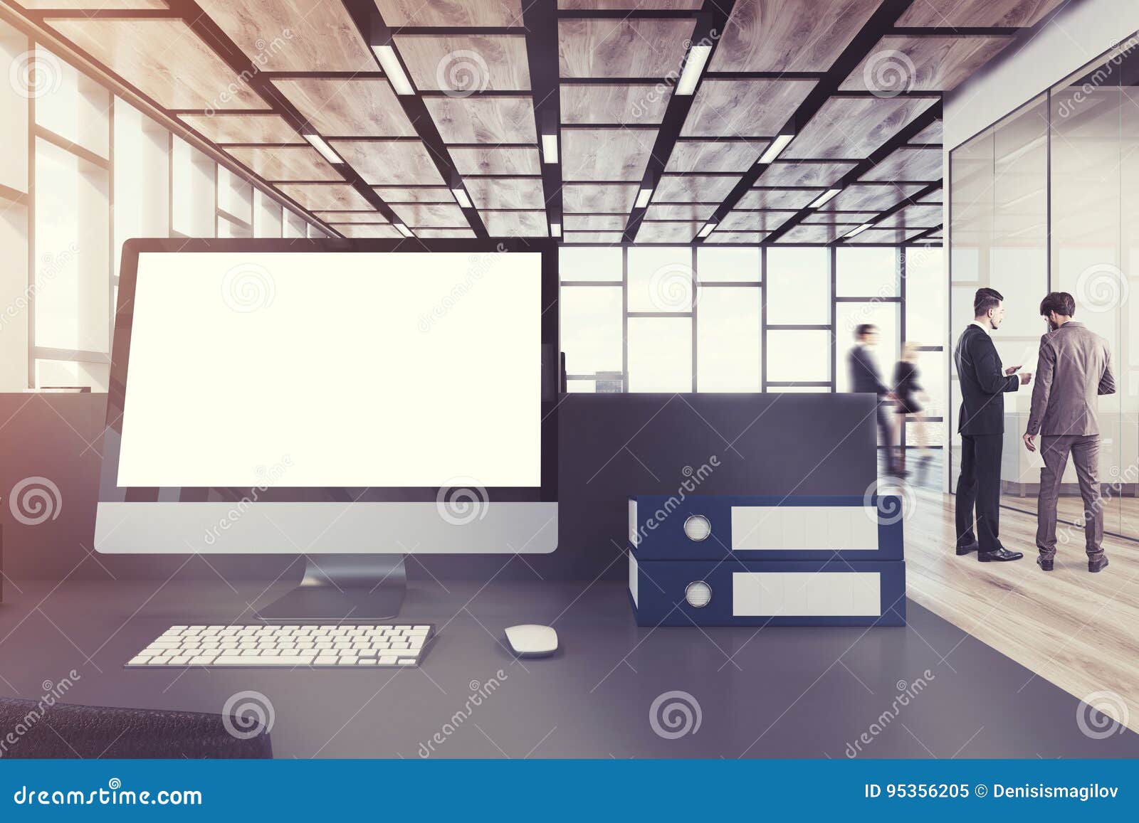 Het Lege Computerscherm Op Ina Een Zolderbureau, Mensen Stock ...