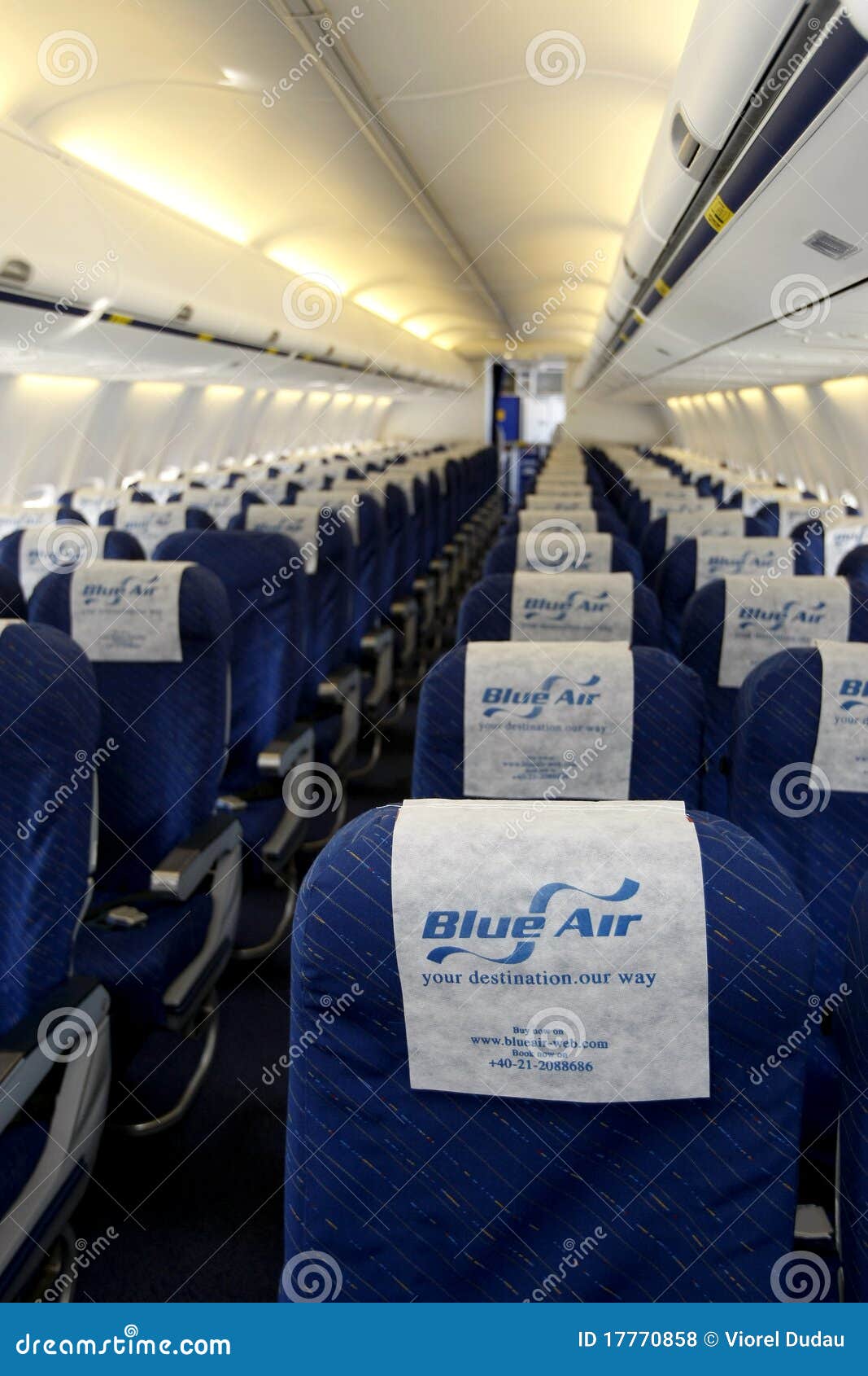 Het Lege Vliegtuig Van Blue Air Redactionele Stock Foto - Image of ...