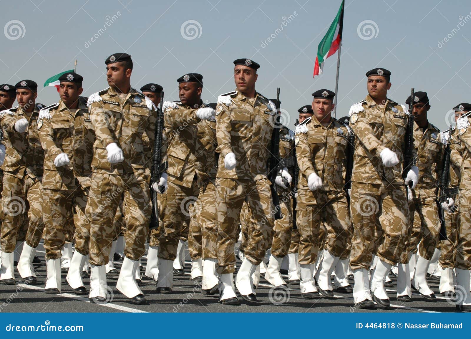 Het Leger Van Koeweit Toont Redactionele Stock Foto - Image of wacht ...