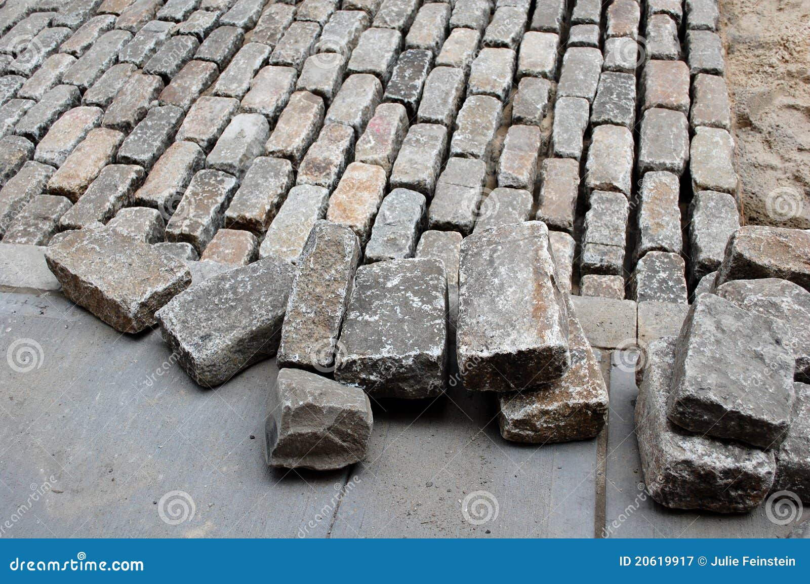 Het leggen van Keien stock afbeelding. Image of bouw - 20619917