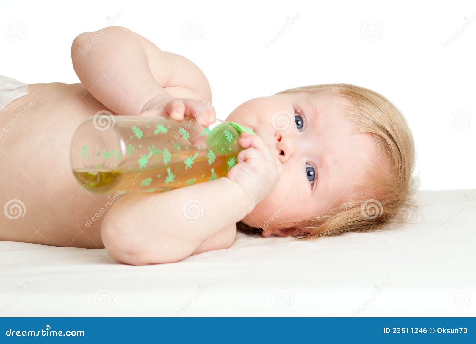 Het Leuke Baby Drinken Van Fles Stock Foto - Image of fles, actie: 23511246
