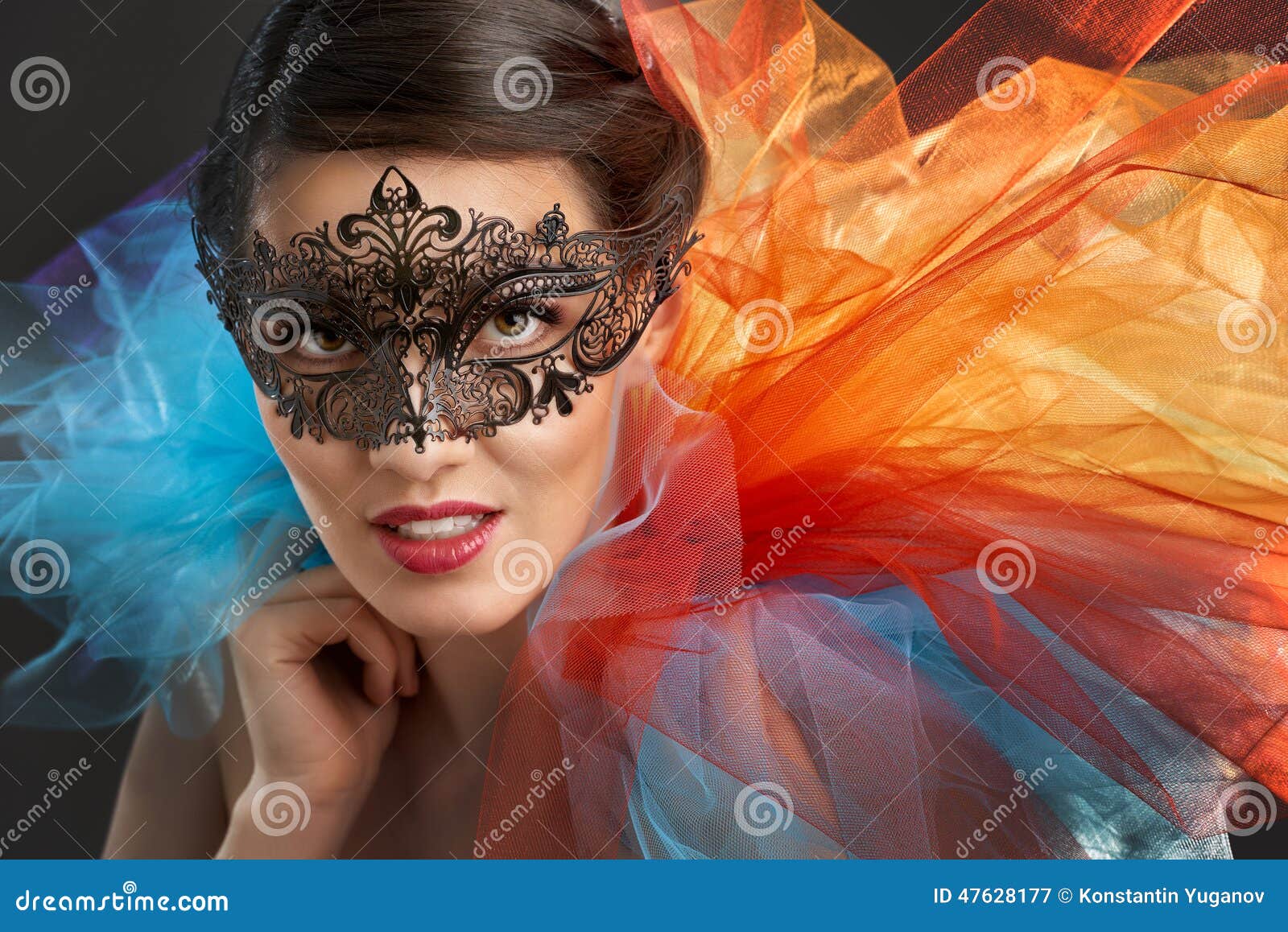 Het Masker Van De Maskerade Stock Afbeelding - Image of gezicht ...