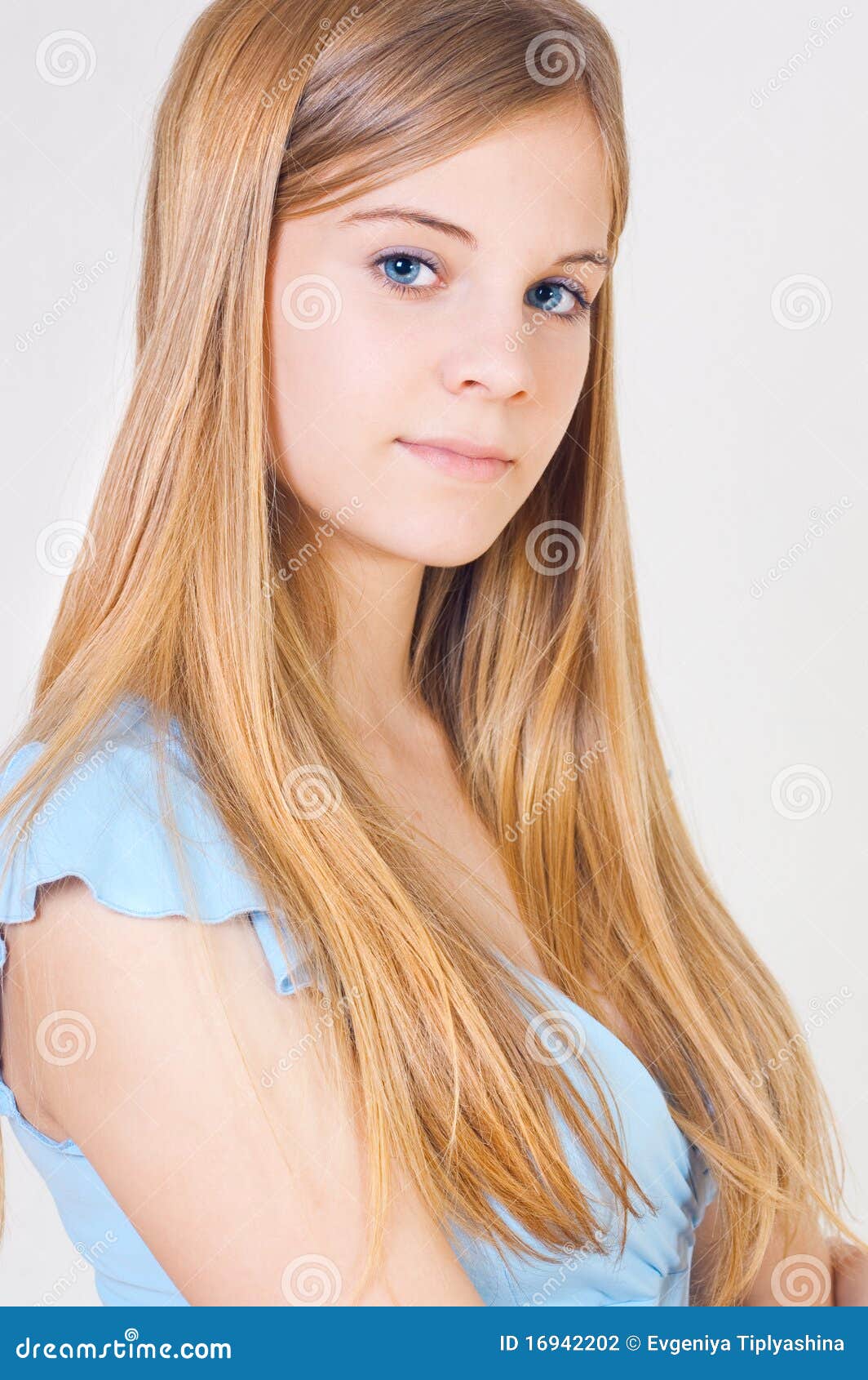 Het meisje de tiener stock foto. Image of portret, puber - 16942202