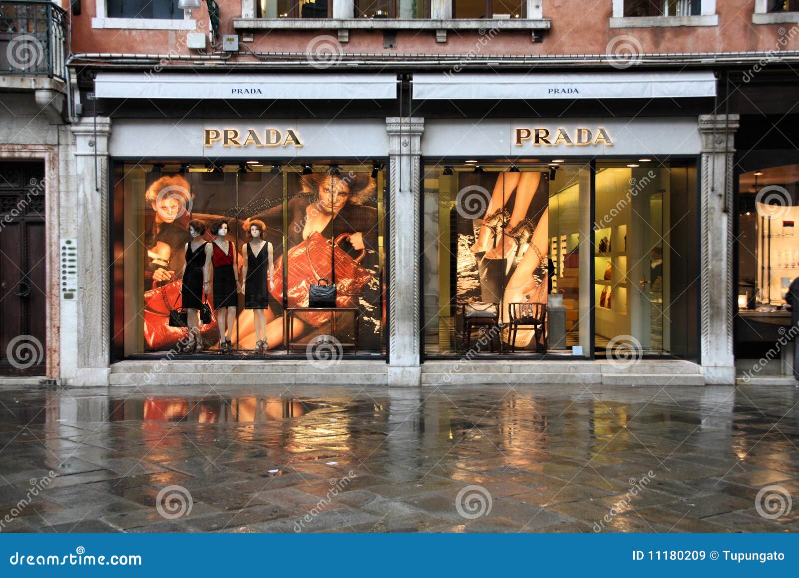Het Merk Van De Luxe - Prada Redactionele Stock Afbeelding - Image of ...