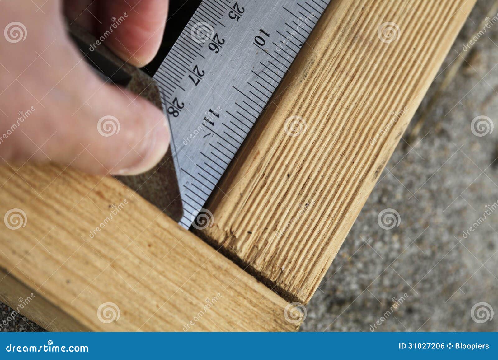 Het meten van rechte hoek stock foto. Image of hout, centimeter - 31027206