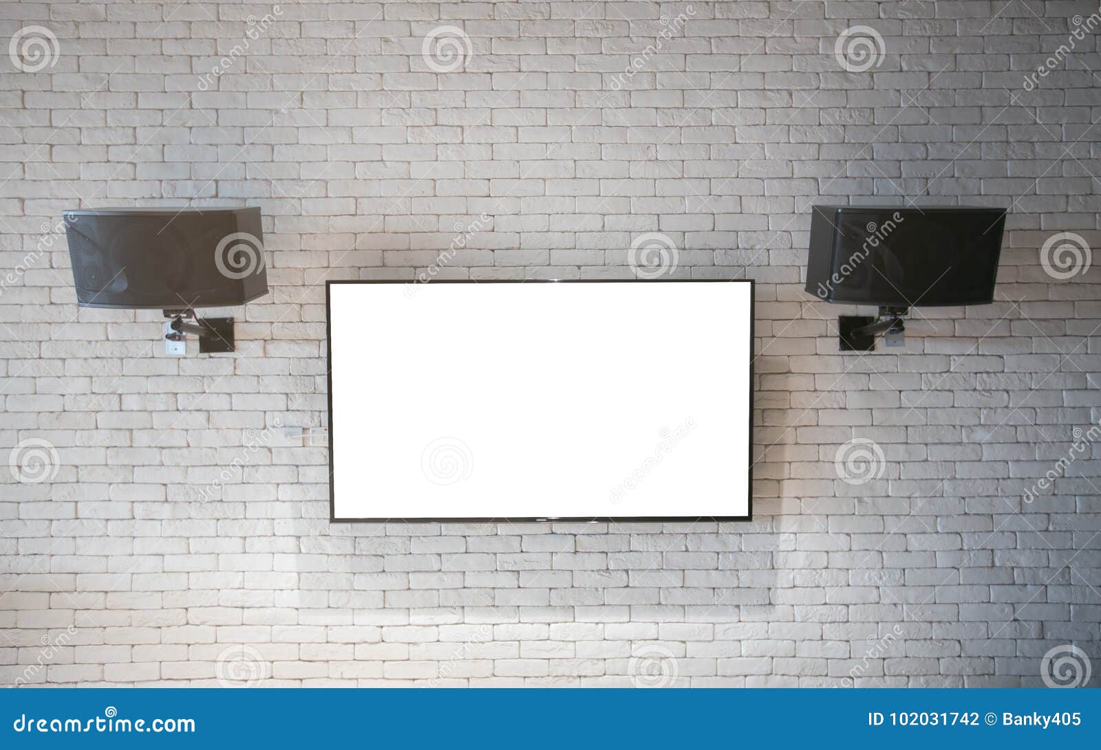Het Moderne TV-scherm Op Witte Muur Stock Foto - Image of computer ...