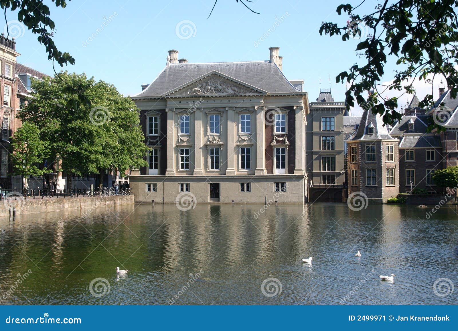 Het Museum van Mauritshuis stock afbeelding. Image of haag - 2499971