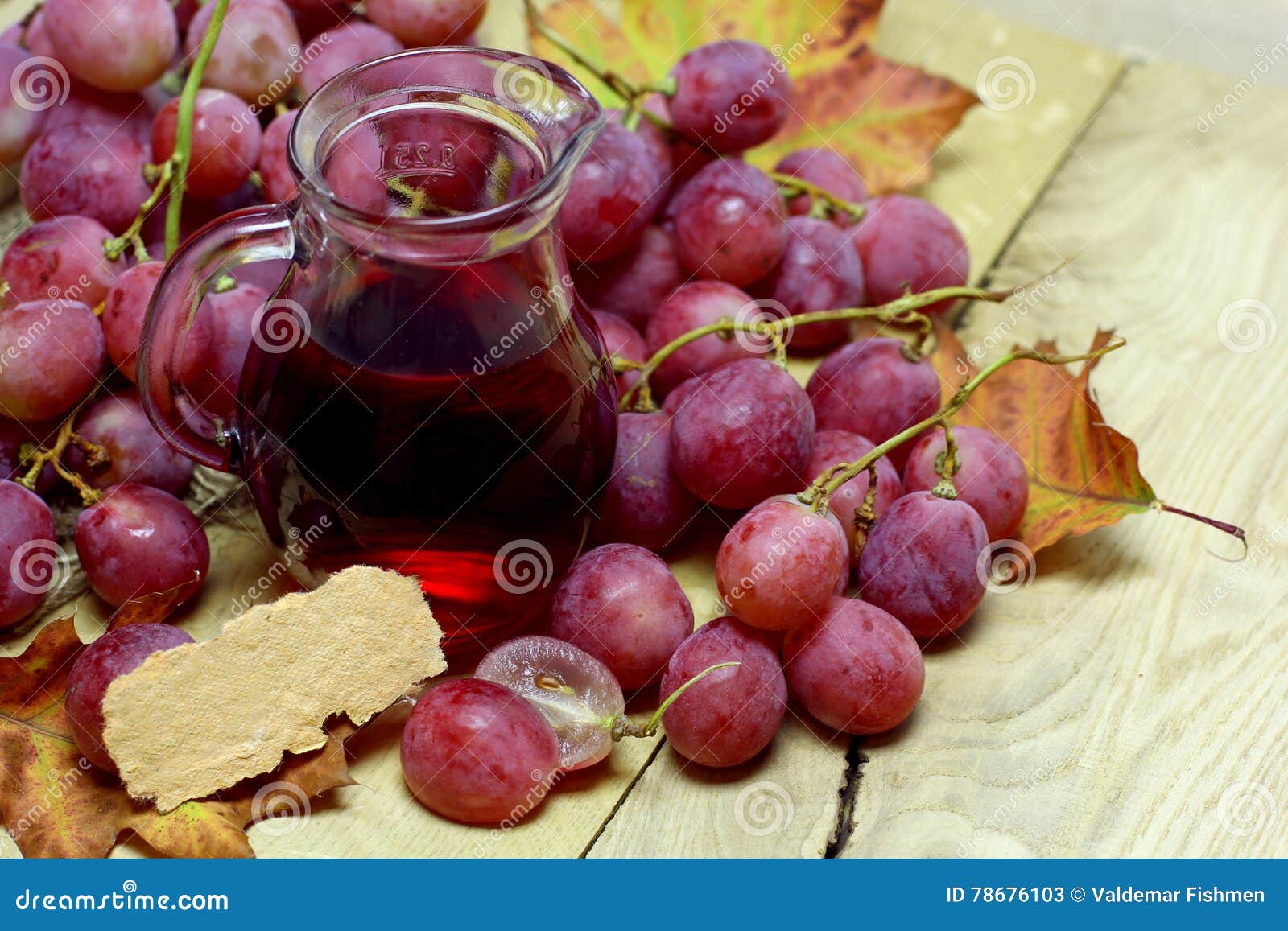 Het Natuurlijke Eigengemaakte Etiket Van Het Druiven Rode Sap Stock ...