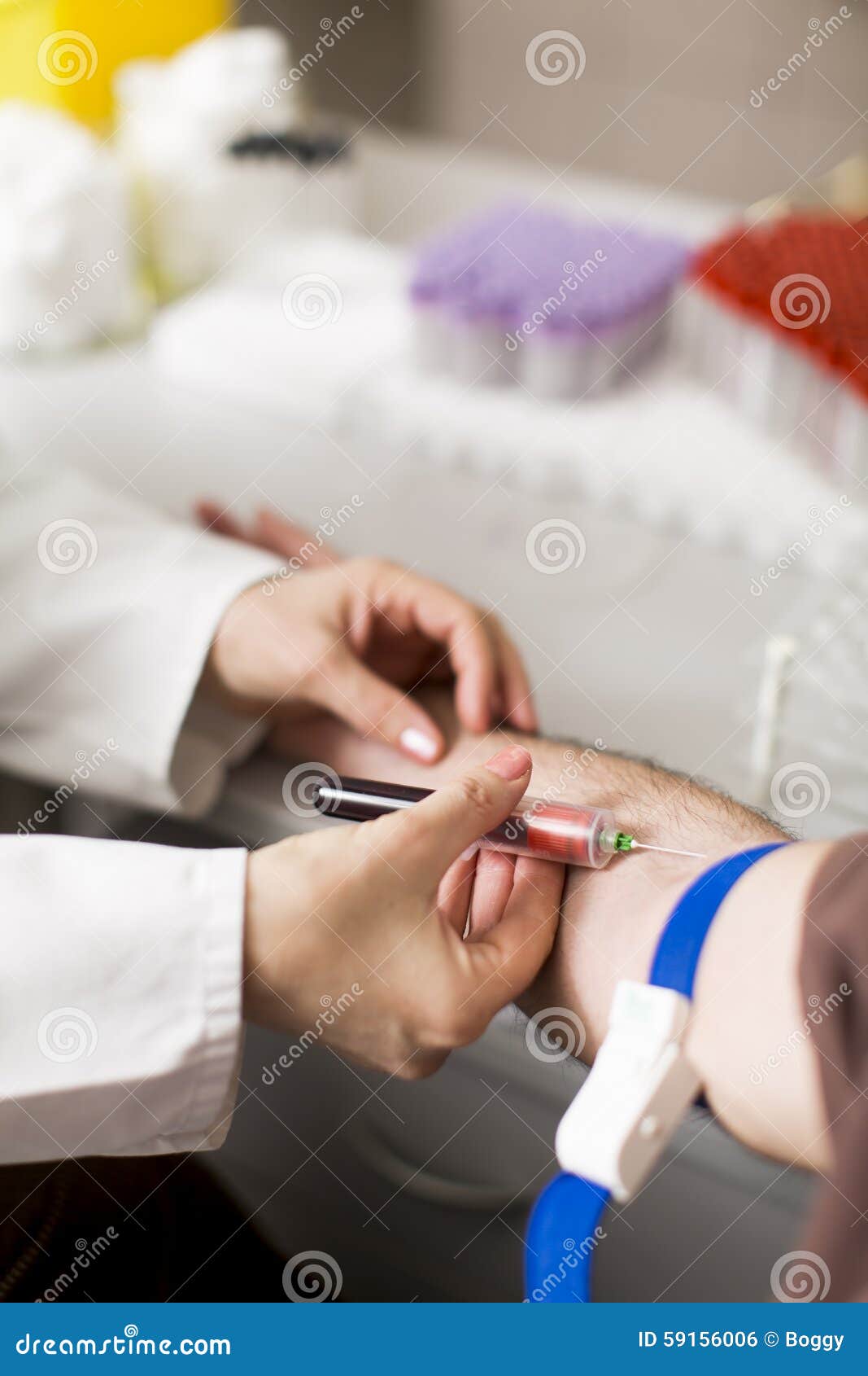 Het Nemen Van Bloed in Laboratorium Stock Foto - Image of test ...