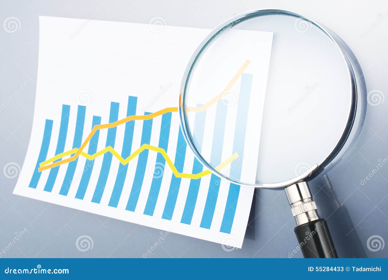 Het Onderzoeken Van En Het Analyseren Van Gegevens Met Vergrootglas ...