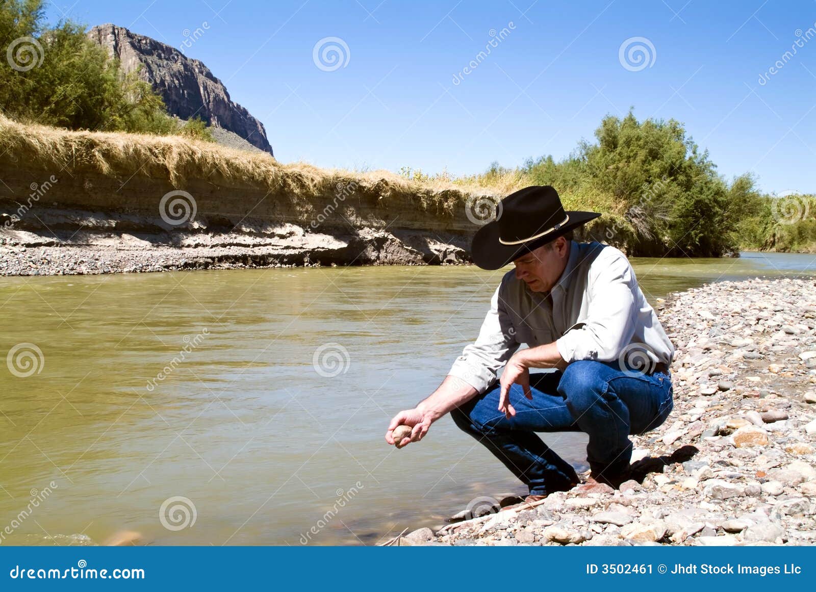 Het Onderzoeken Van Het Terrein Stock Afbeelding - Image of hurkzit ...