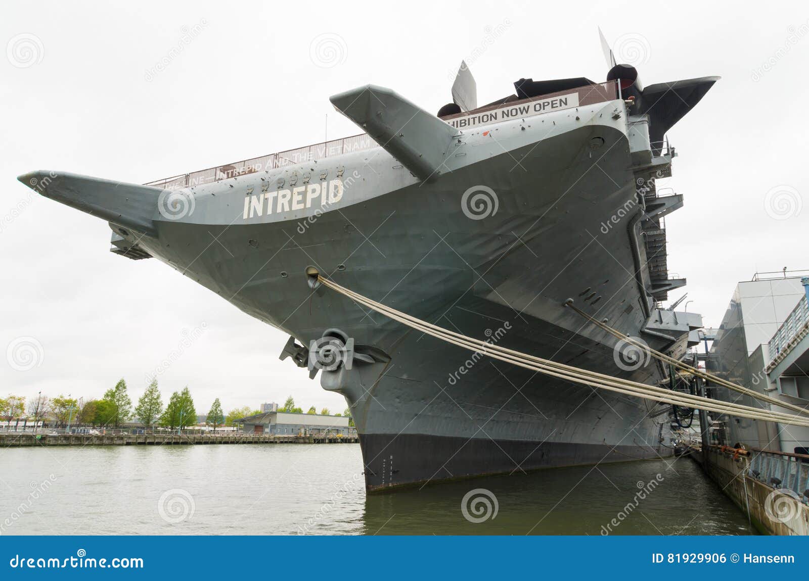 Het Onversaagde Vliegdekschip Van USS Redactionele Foto - Image of ...
