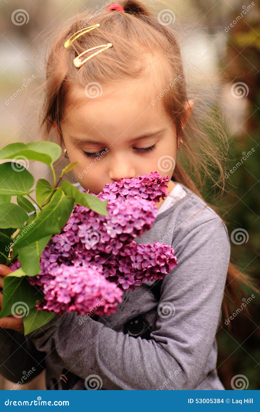 Het Ophouden Om De Bloemen Te Ruiken Stock Foto - Image of haring, roze ...