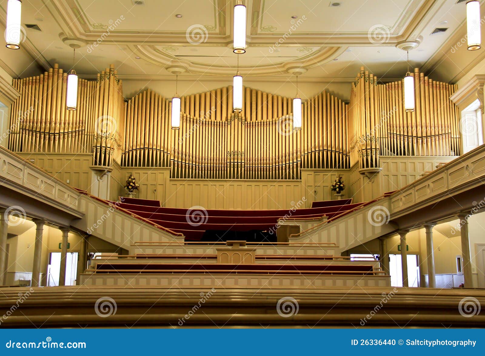 Het Orgaan Van Het Tabernakel Stock Foto - Image of historisch, mompel ...