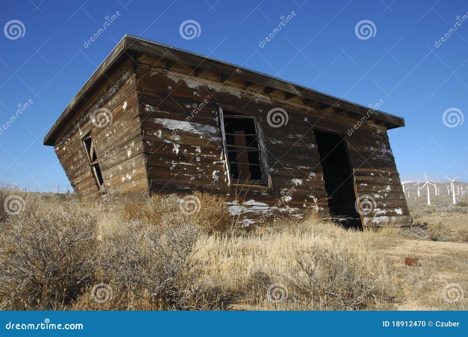 Het oude huis instorten stock foto. Image of kapitaal - 18912470