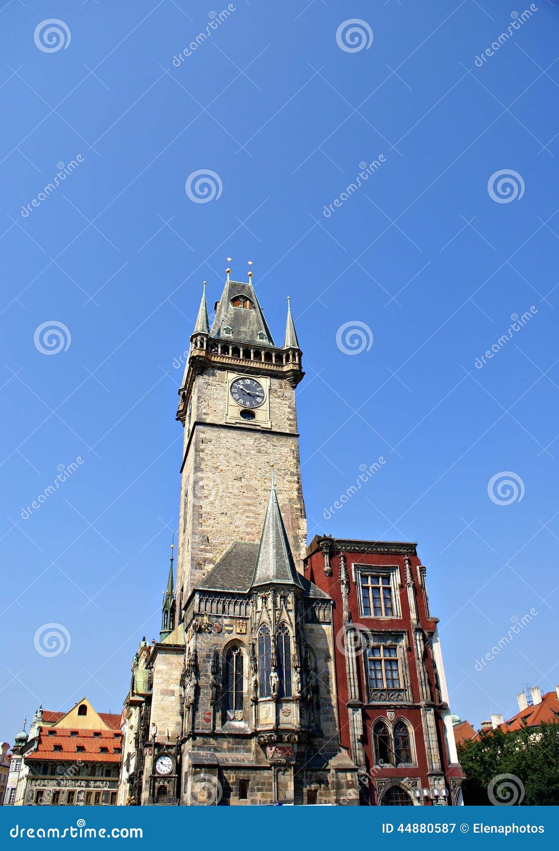 Het Oude Stadhuis Van De Stad in Praag, Tsjechische Republiek Stock ...