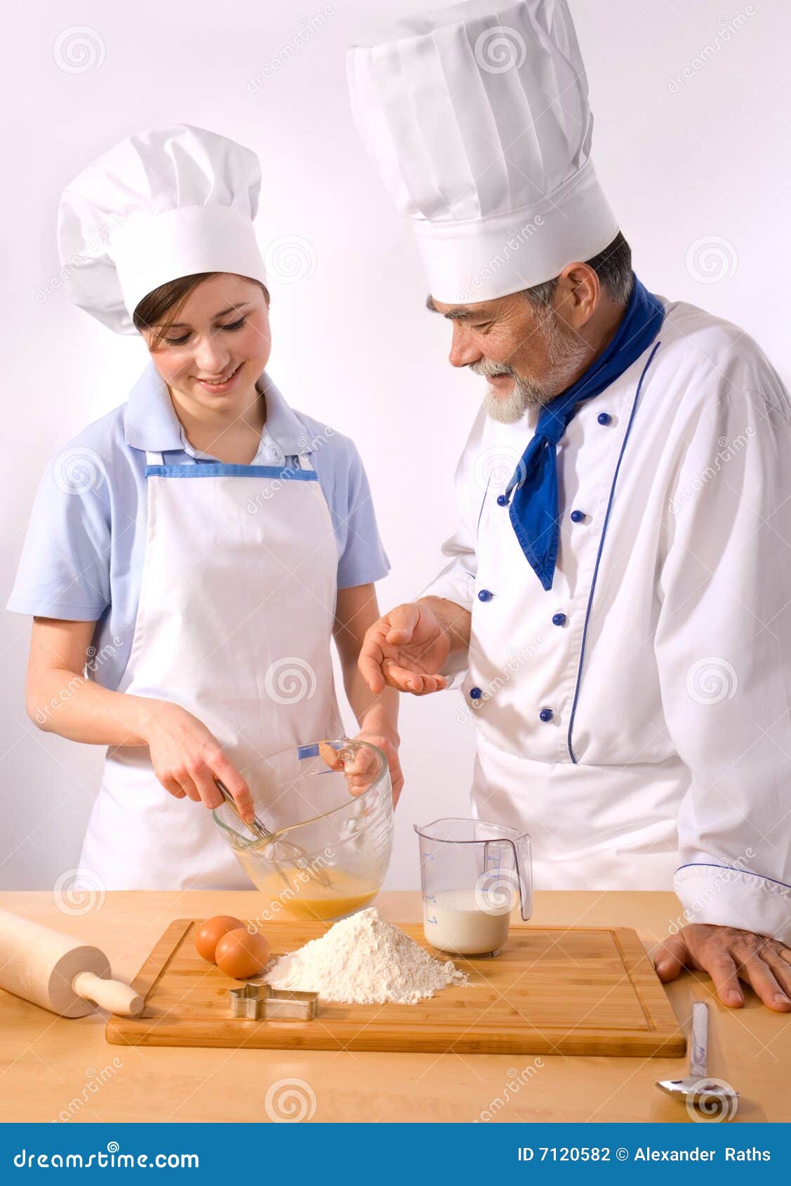 Het paar van de chef-kok stock foto. Image of verfrissing - 7120582