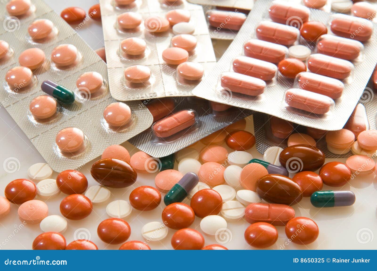 Het pak van de blaar stock afbeelding. Image of pillen - 8650325