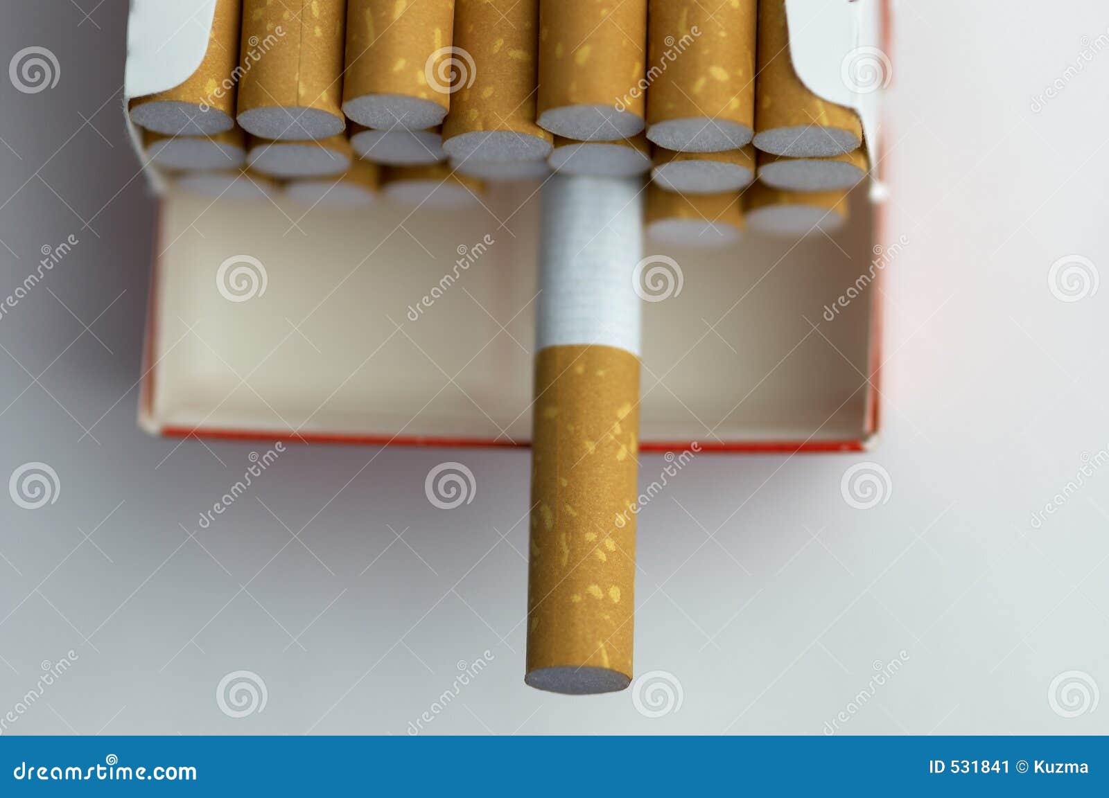 Het Pak Van De Sigaret in Macro Stock Afbeelding - Image of roken ...