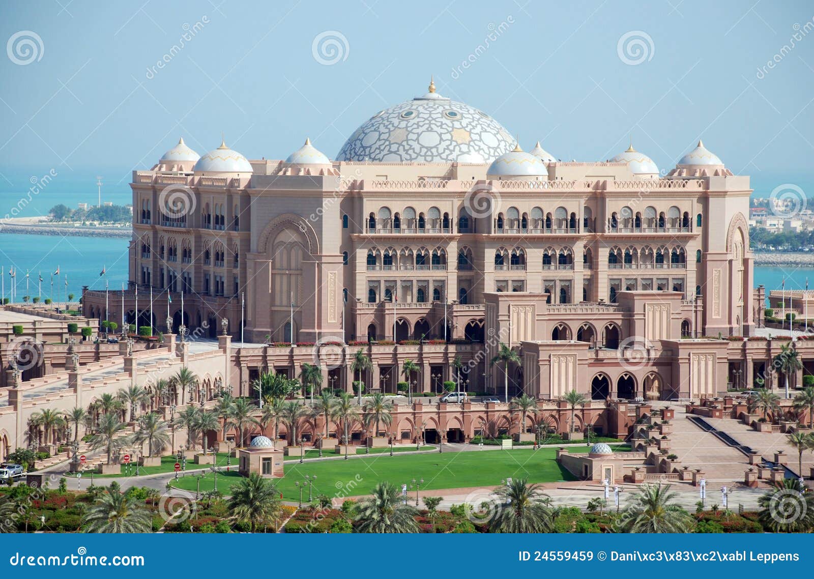 Het Paleis van emiraten stock afbeelding. Image of buitenkant - 24559459