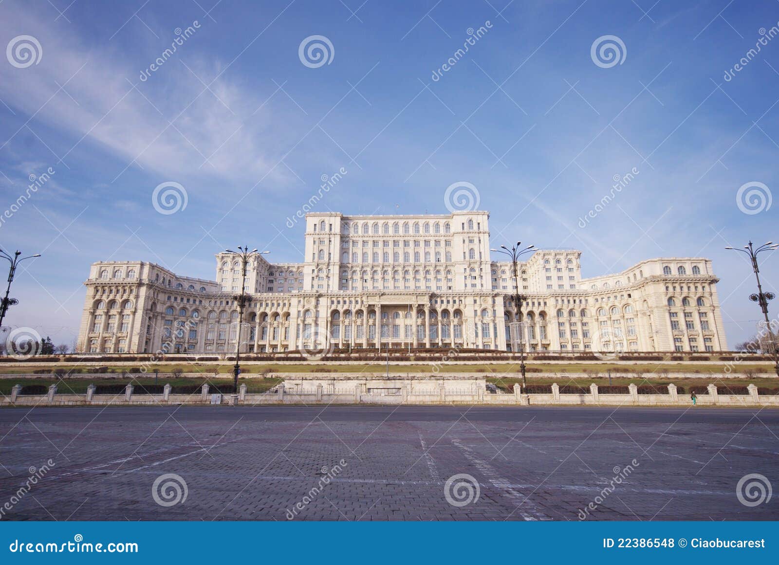 Het Paleis Van Het Parlement, Boekarest, Roemenië Stock Foto - Image of ...