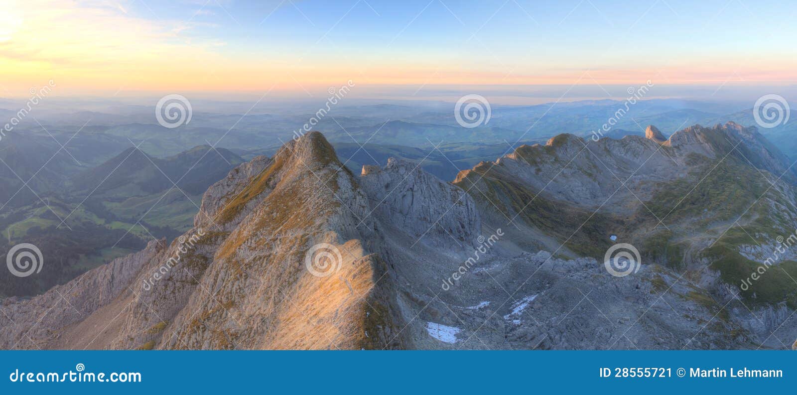 Het Panorama Van De Berg Bij Zonsondergang Van Saentis Stock Afbeelding ...
