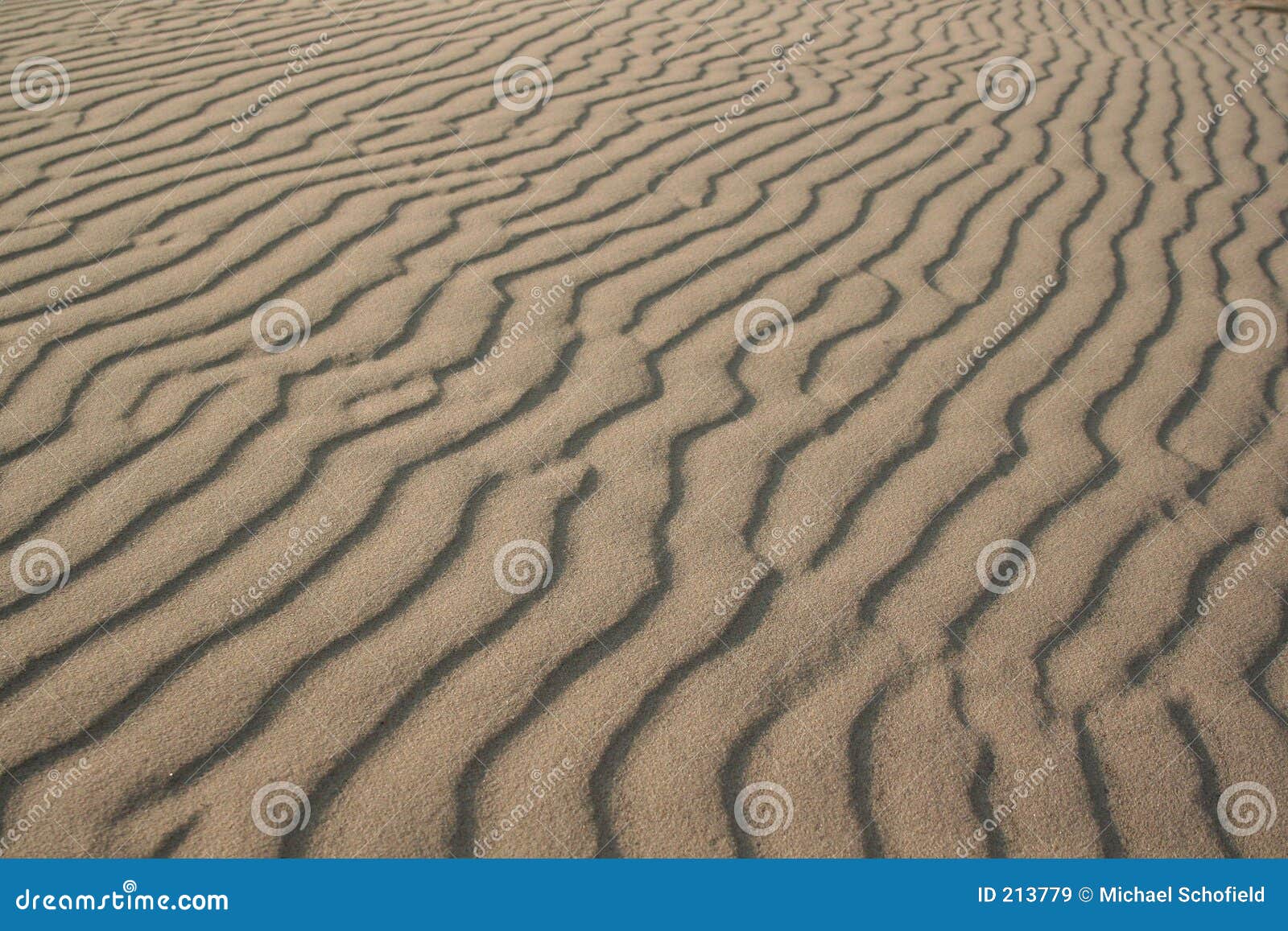 Het patroon van het zand stock afbeelding. Image of rimpeling - 213779