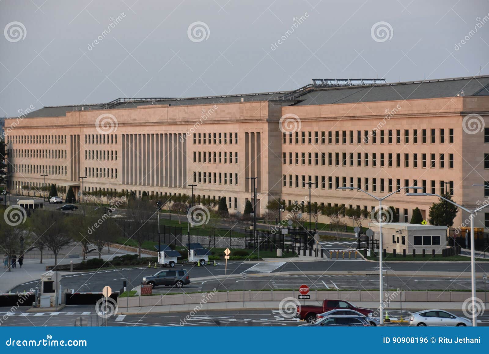Het Pentagoon in Washington DC Redactionele Foto - Image of lucht ...