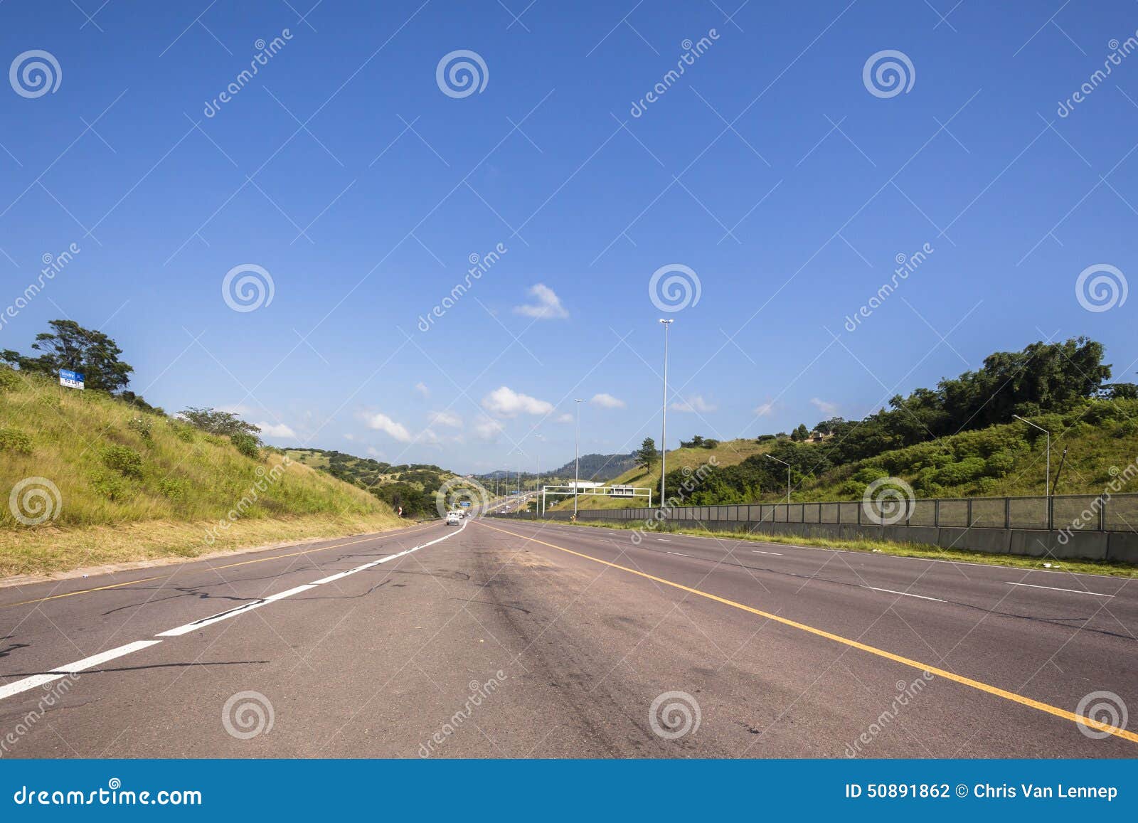 Het Platteland Van De Wegweg Stock Foto - Image of heuvel, voetganger ...