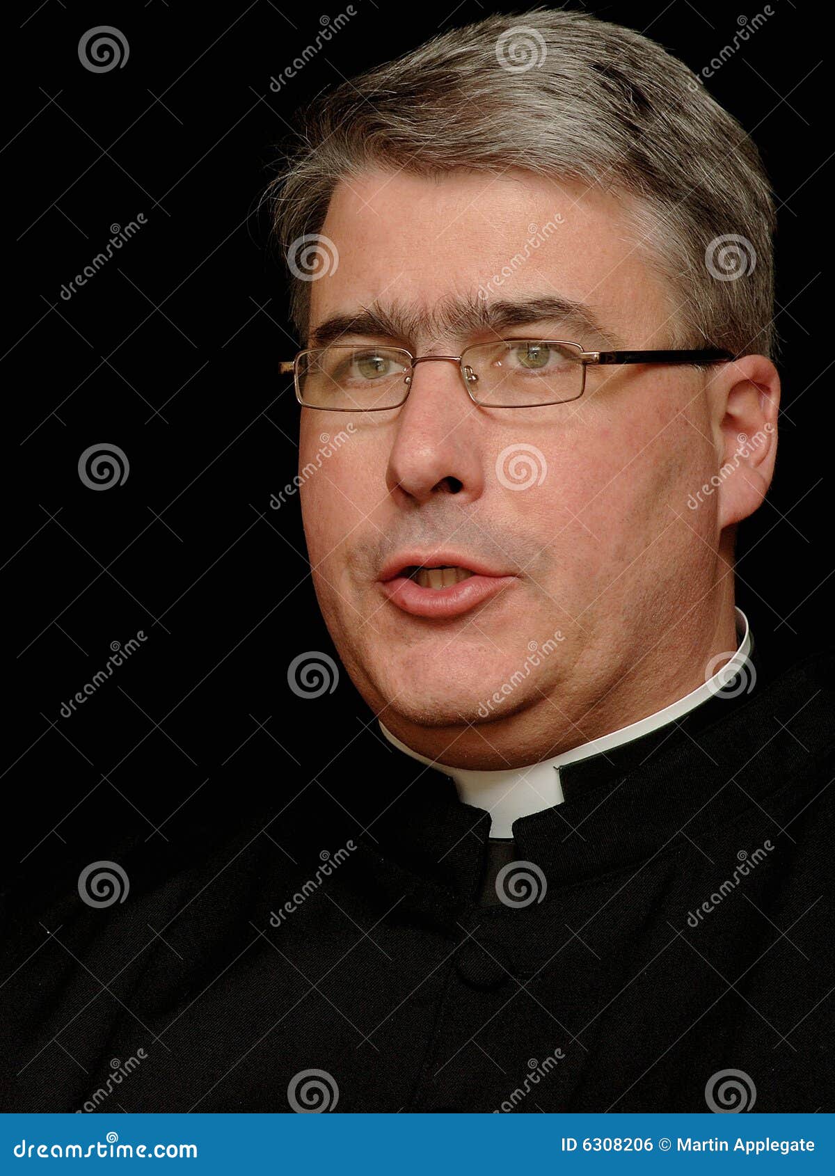 Het Prediken Van De Priester Stock Foto - Image of trouw, comfortabel ...