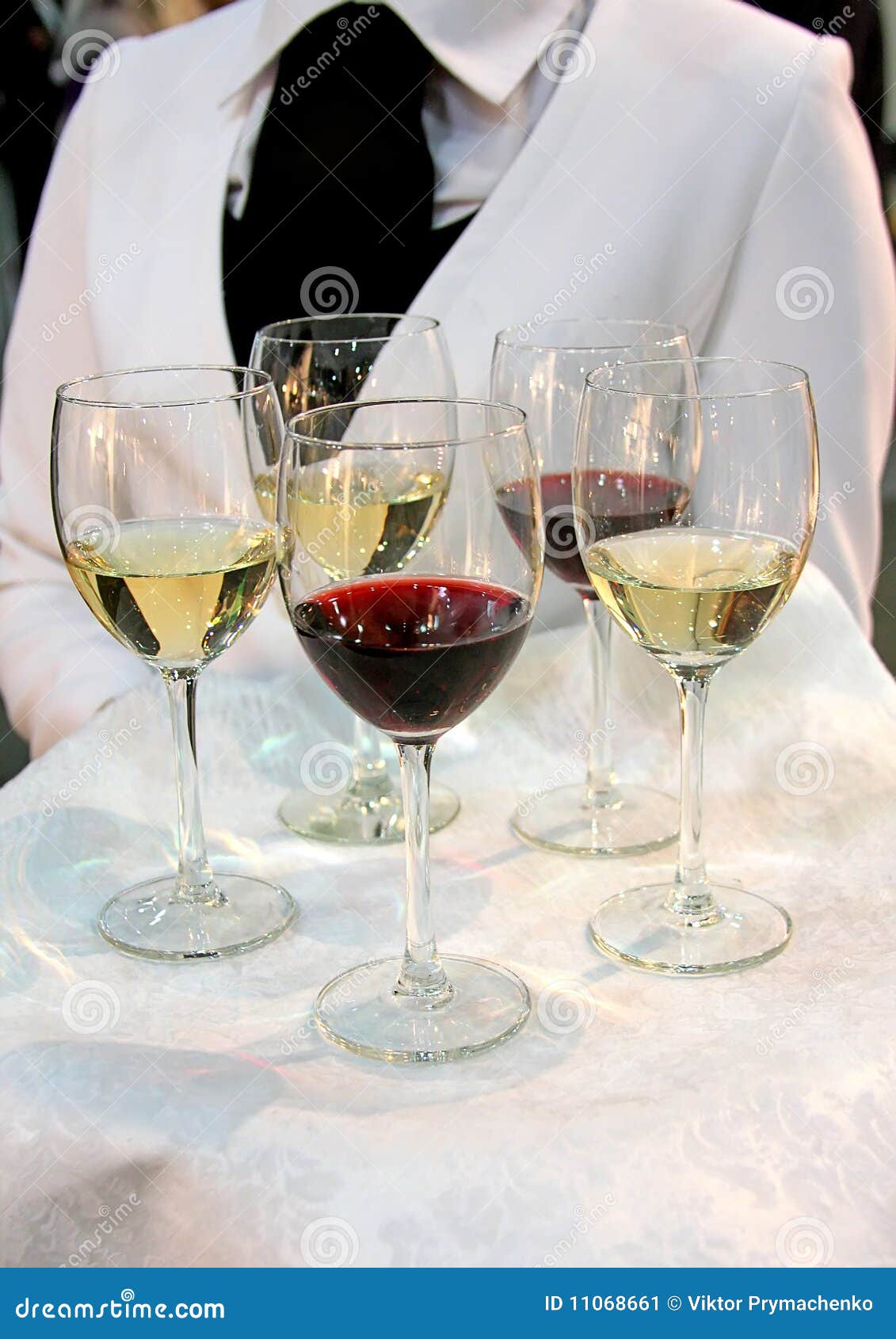 Het proeven van de wijn stock afbeelding. Image of luxe - 11068661
