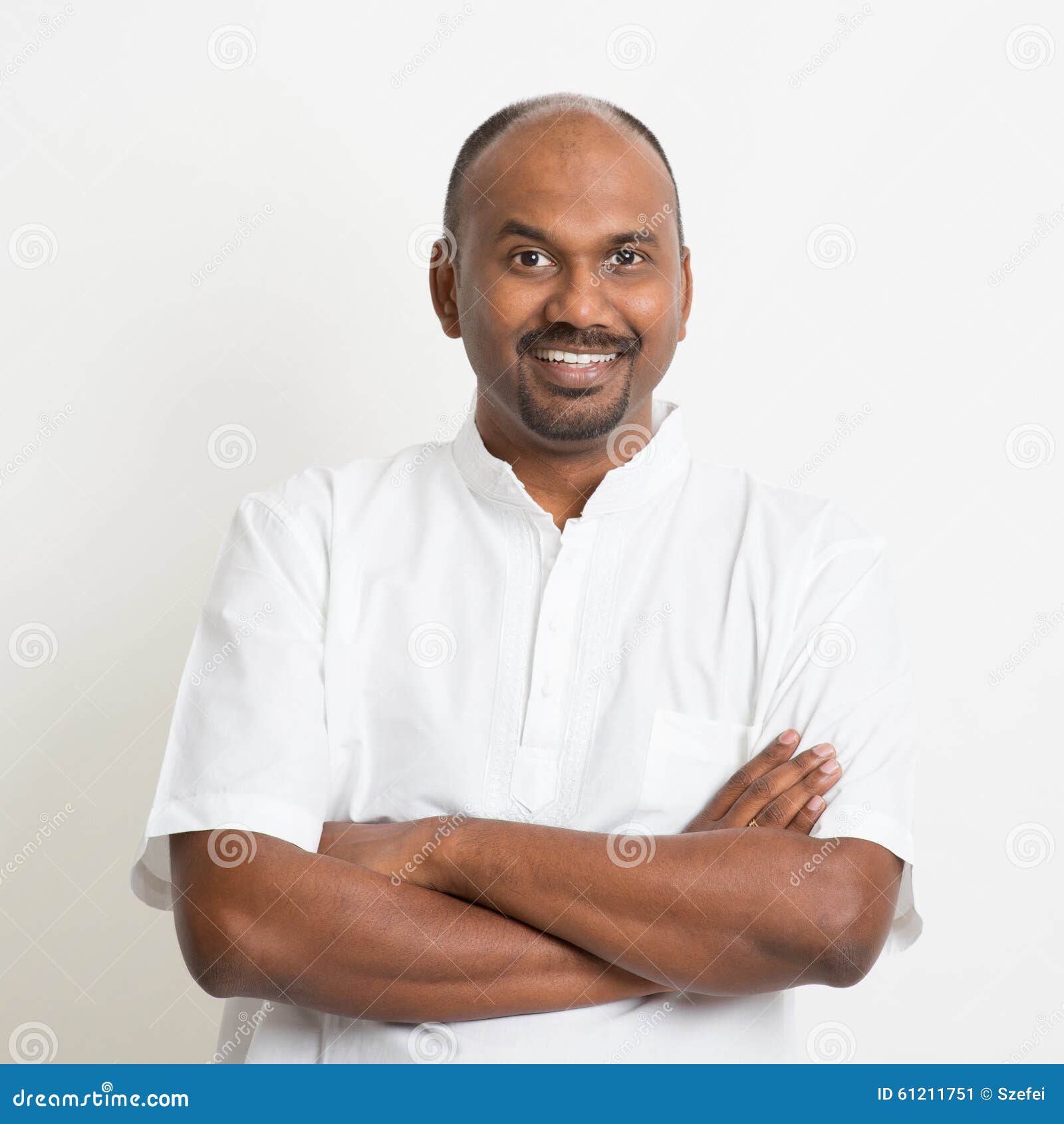 Het Rijpe Indische Mens Glimlachen Stock Afbeelding - Image of mannetje ...