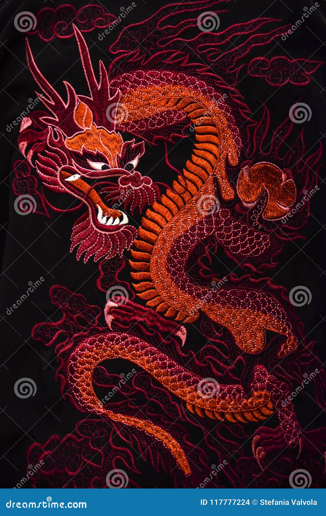 Het Rode Draak Traditionele Symbool Van China Stock Foto - Image of ...