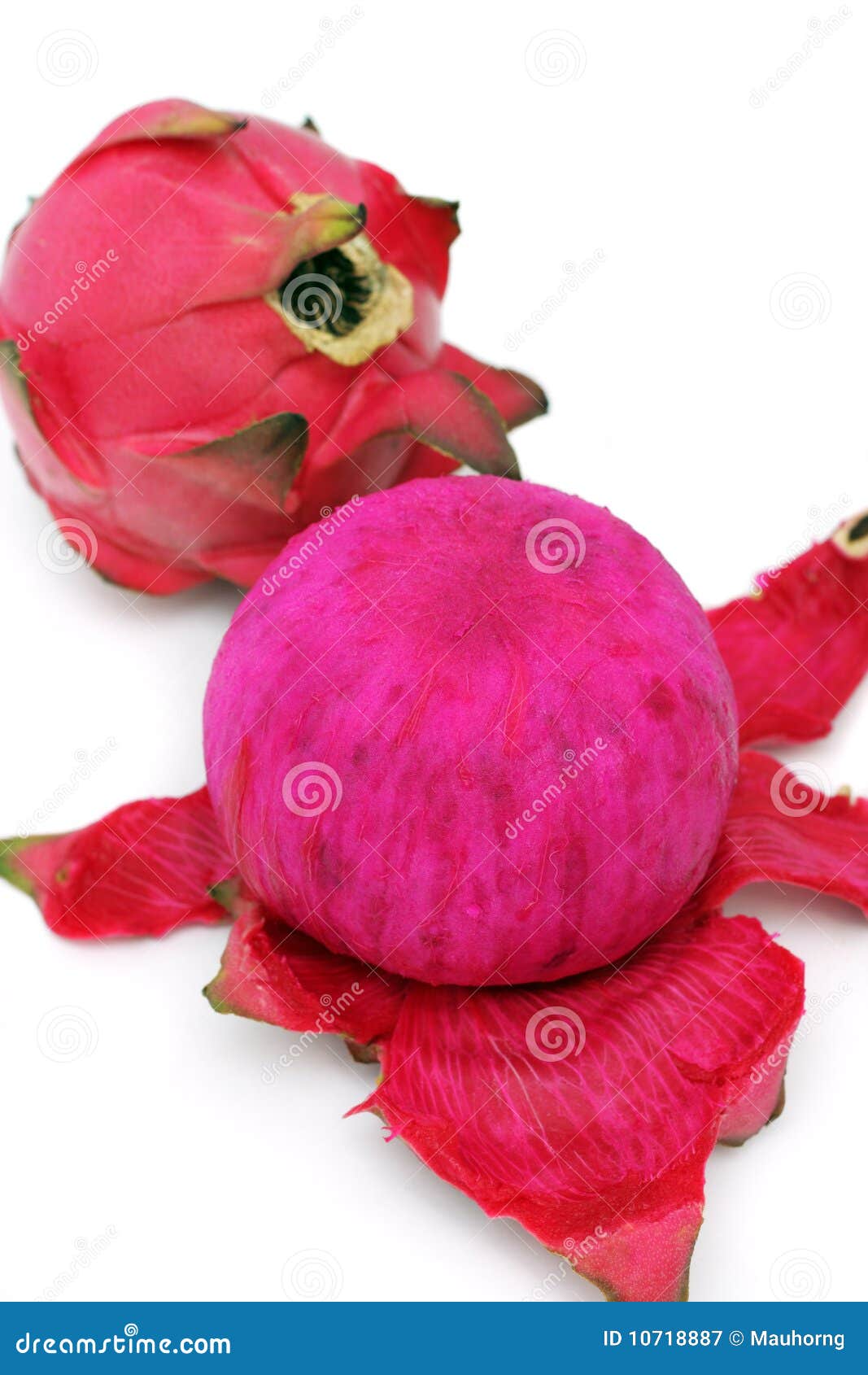 Het Rode Fruit Van De Draak Stock Afbeelding - Image of roze, voedsel ...