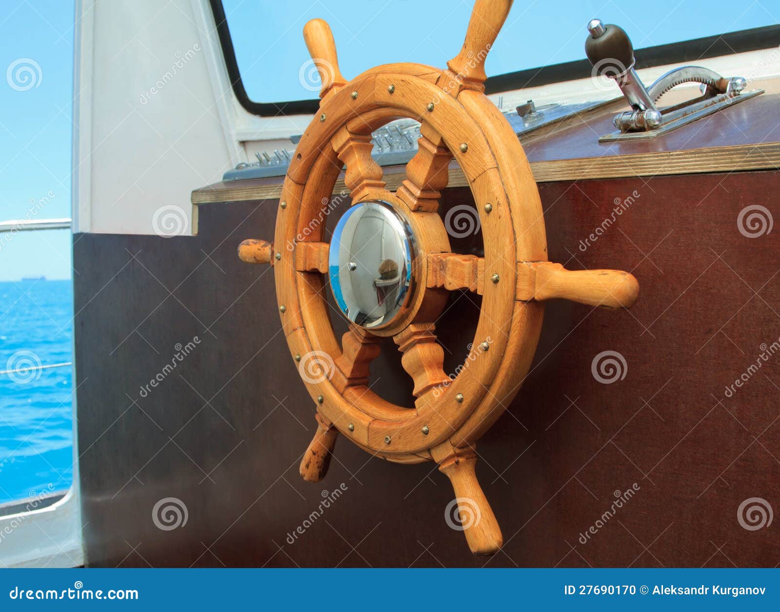 Het Roer Van Het Schip in De Stuurhut Stock Foto - Image of nearsighted ...
