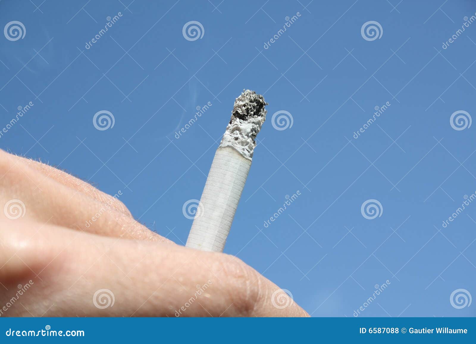 Het roken stock foto. Image of ongezond, roken, nicotine - 6587088